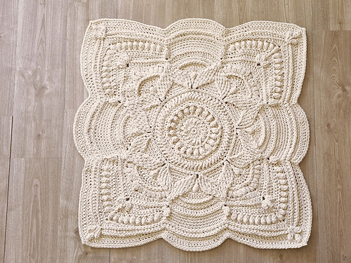 Ravelry: Radiance Floor Rug pattern by Periwinkle Crochet