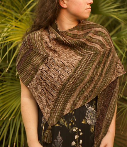 Ravelry: Aira Shawl pattern by Ksenia Naidyon