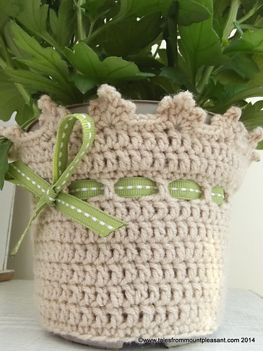 Ravelry: Made-to-Measure Plant Pot Cosy pattern by Anthea Willis