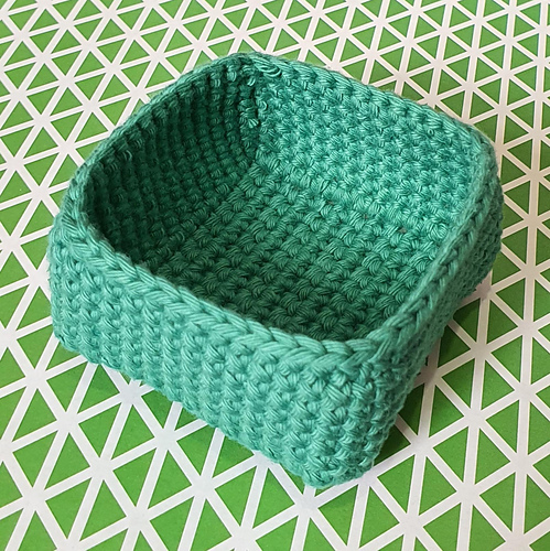 Ravelry: Super Simple Square Basket pattern by Ellie Richards