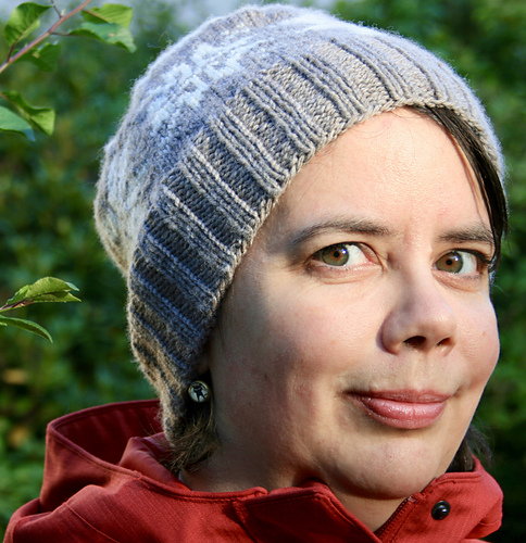 Ravelry: Snow in the Mirror Hat pattern by Frauke Urban