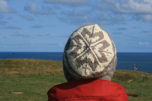 Ravelry: Snow in the Mirror Hat pattern by Frauke Urban
