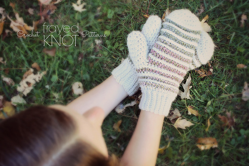 Ravelry: Landscape Mittens pattern by Jonna Ventura