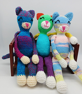 Ravelry: Happy Huggy Cat pattern by Elaine Okupski
