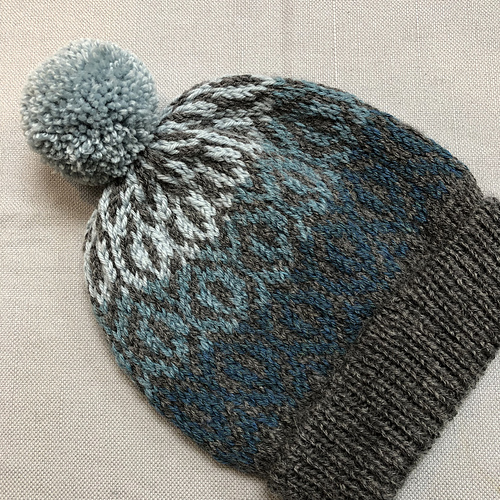 Ravelry: Medallion Toque pattern by Elizabeth Lubowitz