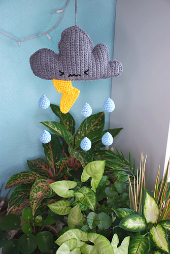 Ravelry: April Showers pattern by Brenna Eaves