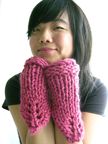 Ravelry: Chunky Knit Gauntlets pattern by Shinah Chang
