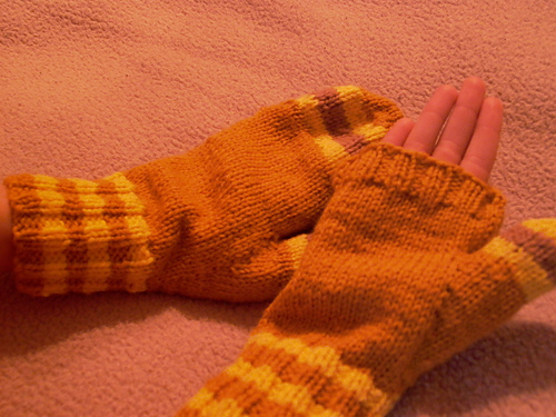 Ravelry: Women's Open Palm Mittens No. 624 pattern by Bernhard Ulmann Co.