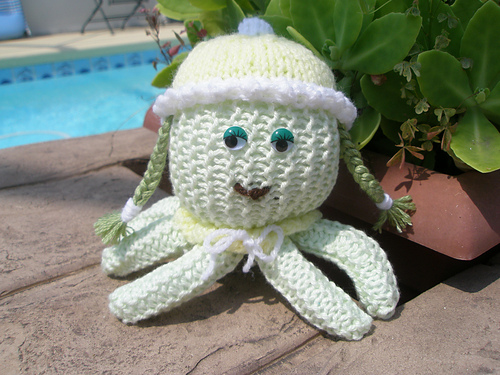 Ravelry: Jolly Octopuses pattern by Jean Greenhowe
