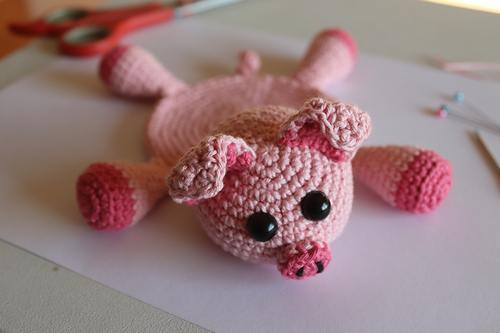 Ravelry: piggy coaster pattern by Carolina Calvert
