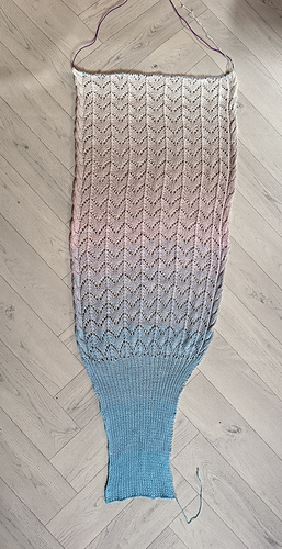 Ravelry: Halo Shrug pattern by gazal mohammed
