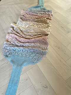Ravelry: Halo Shrug pattern by gazal mohammed