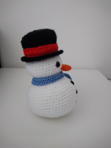 Ravelry: Snowman Amigurumi pattern by GeekMaker