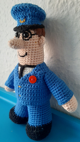 Say hello to Postman Pat : r/crochet