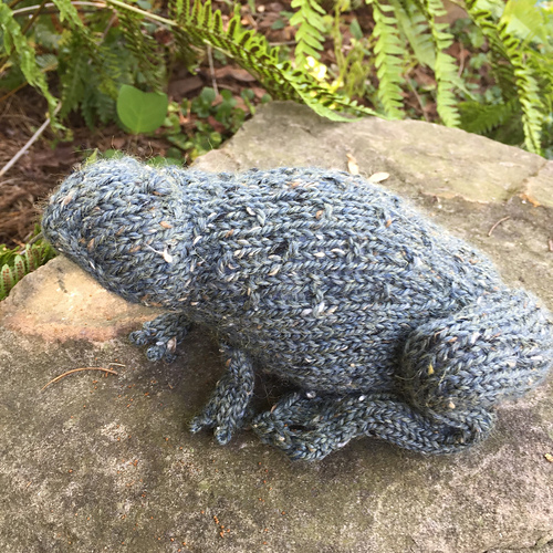 Ravelry: Tweed Toads pattern by Sara Elizabeth Kellner