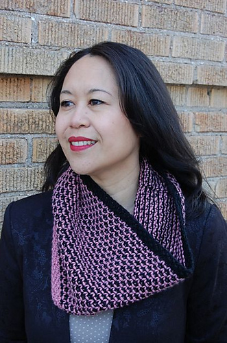 Ravelry: Hannah Cowl pattern by Nancy Ricci