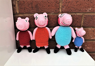 Ravelry: Peppa Pig and Family pattern by Teenie Crochets