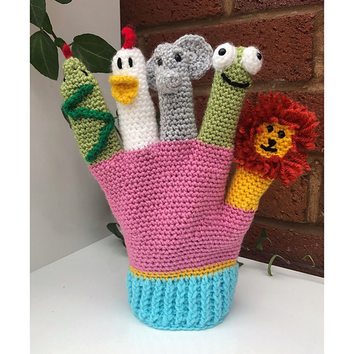 Ravelry: Finger Puppet Glove pattern by Teenie Crochets