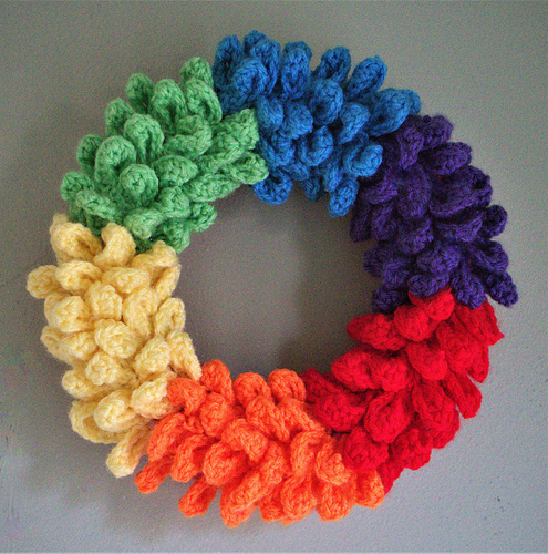 Ravelry: Flower Power Wreath pattern by Teenie Crochets