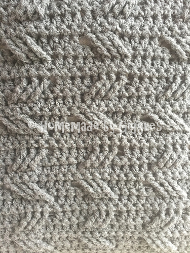 Ravelry: Zig Zag Double Sided Pillow pattern by Yarnworx Studio