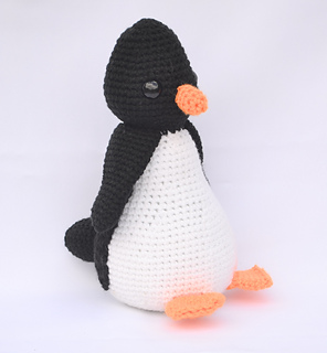 Ravelry: Baby African Penguin pattern by Claire Stubbs