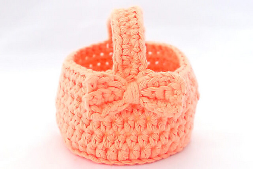 Ravelry: Mini Easter Egg Basket pattern by Girlie D. de los Reyes