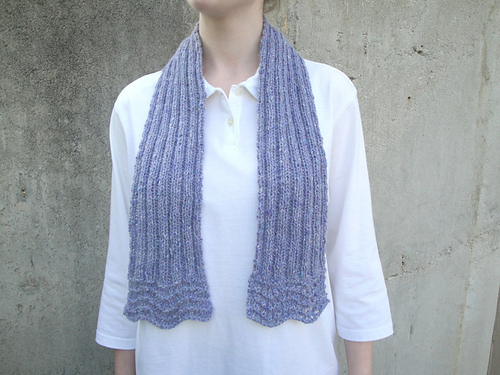 Ravelry: Elsa Scarf pattern by Emily Johannes