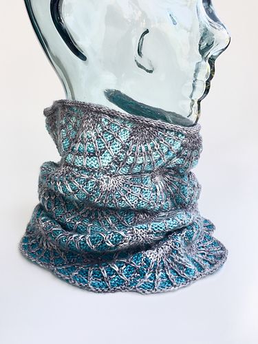Ravelry: Exotic Burst Cowl pattern by Dolly Laishram Bhardwaj