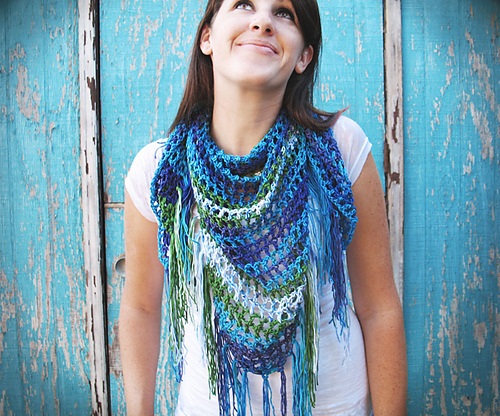 Ravelry: Triangle Fringe Scarf pattern by Rachael Oglesby