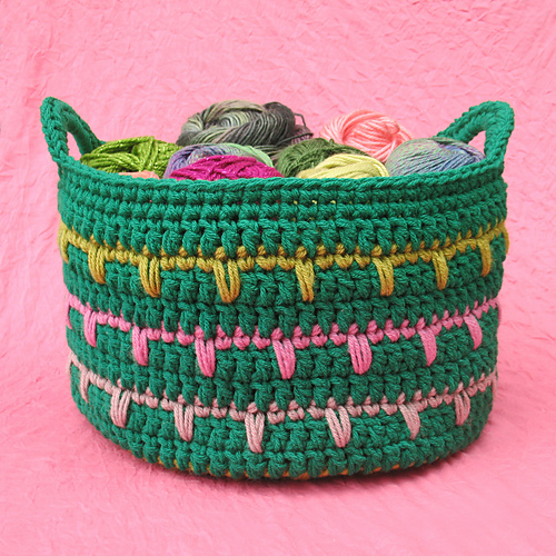Ravelry: Spikes Yarn Basket pattern by Julie King