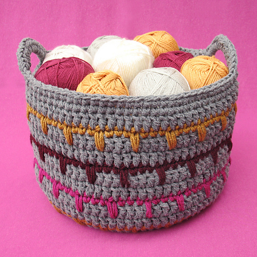 Ravelry: Spikes Yarn Basket pattern by Julie King