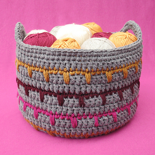 Ravelry: Spikes Yarn Basket pattern by Julie King