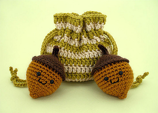 Ravelry: Nut Sacks pattern by Julie King