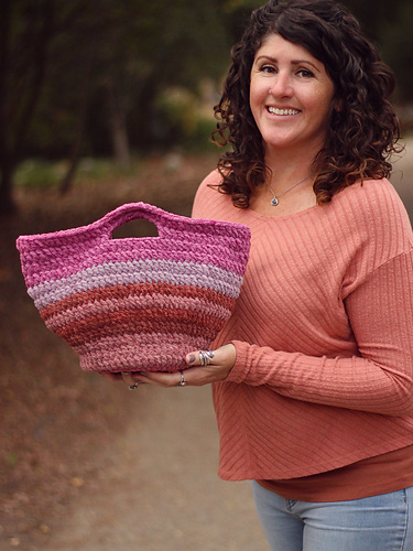 Ravelry: Plush Hug Handbag pattern by Julie King