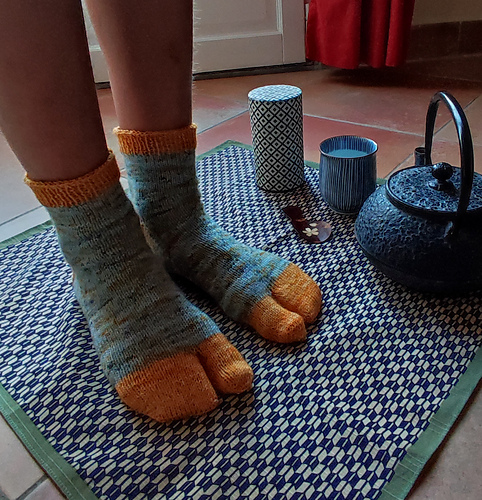 Ravelry: Soleil levant pattern by L'Atelier des Glénettes