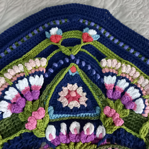 Ravelry: Goffel's Folksy Chrysalis Throw
