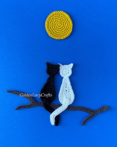 Ravelry: Cats and a Full Moon Applique pattern by GoldenLucyCrafts