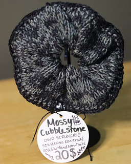 Ravelry: GWD Scrunchies pattern by Mélodie Massicotte