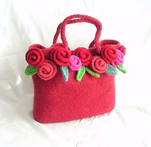 Ravelry: Felted Rose Bag pattern by GraceG2