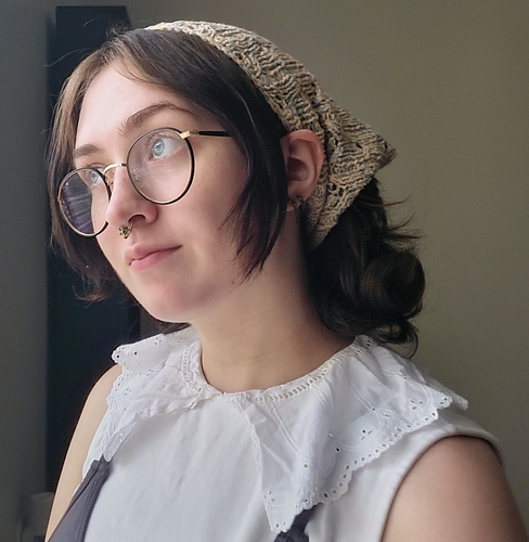 Ravelry: Daisy Chain Kerchief pattern by Emma Zimmerman