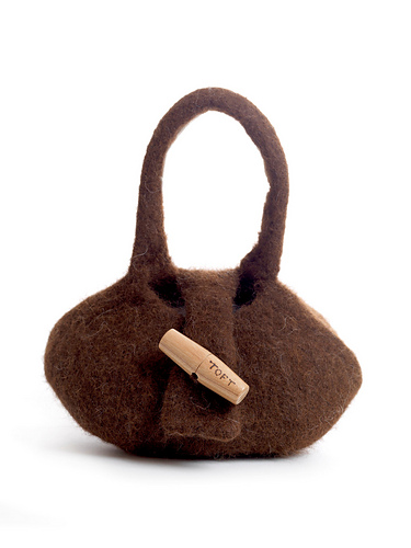 Ravelry: Mini Toggle Bag pattern by TOFT
