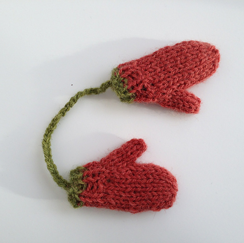 Ravelry: Mini Mittens pattern by Leslie Ann Bestor