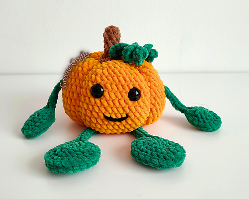 Ravelry: Crochet Pumpkin Plushie (Mr. Tendrils) pattern by Susanne Grünes