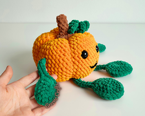Ravelry: Crochet Pumpkin Plushie (Mr. Tendrils) pattern by Susanne Grünes