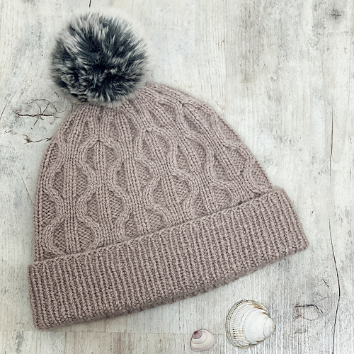 Ravelry: Wavy Stream hat pattern by Gretha Mensen