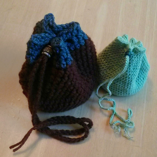 Ravelry: Dice bag tutorial pattern by Lusianne R.
