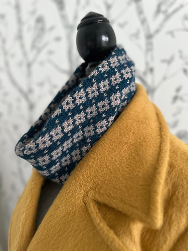 Ravelry: Petite Flower Cowl pattern by Sarah L Kelly