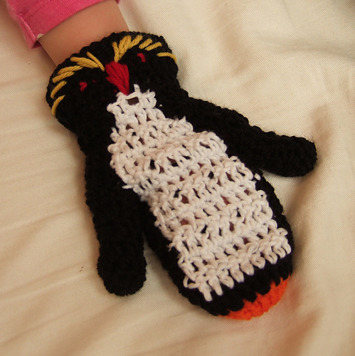 Ravelry: Bird Mittens pattern by Jay Greengrass