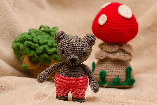 Ravelry: “Pear Bear” Calendar doll pattern by Carrie L. Andersen