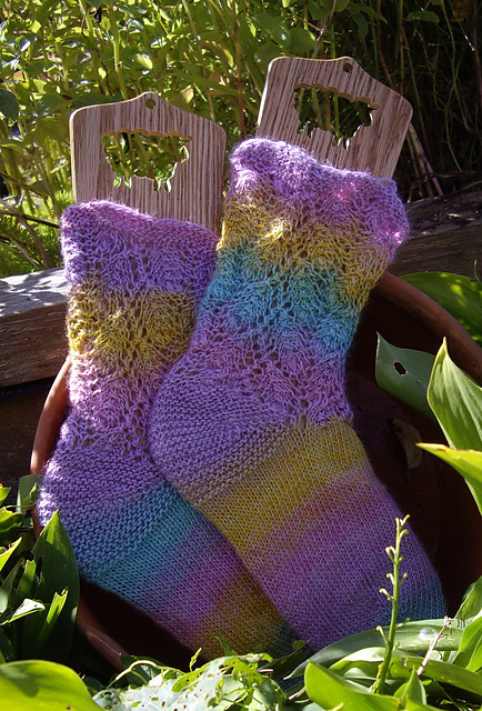 Ravelry: Willow Sock pattern by Janine Le Cras